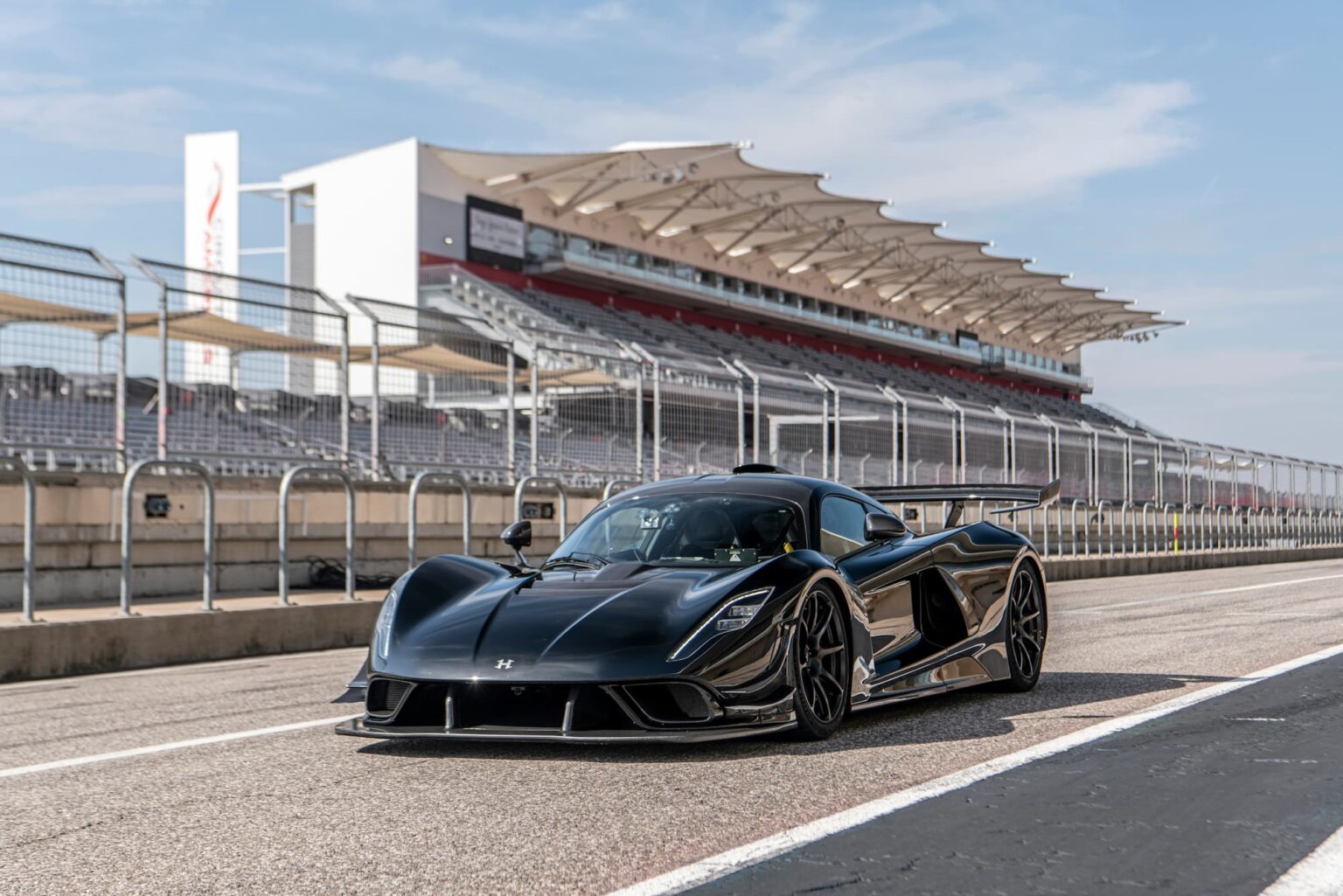 VENOM F5 SETS ROAD CAR LAP RECORD AT CIRCUIT OF THE AMERICAS - Torqued ...
